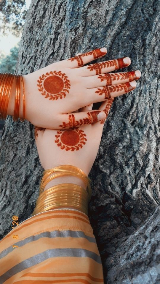Try These Simple And Easy Gol Tikki Mehndi Design 2025